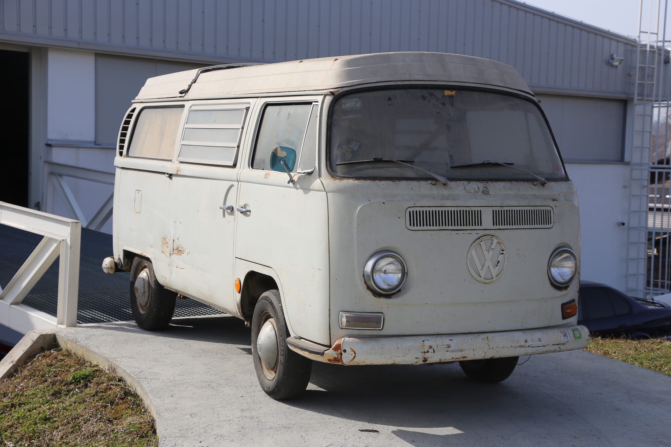 VW T2a Westfalia Woodstock - Woodstock is calling